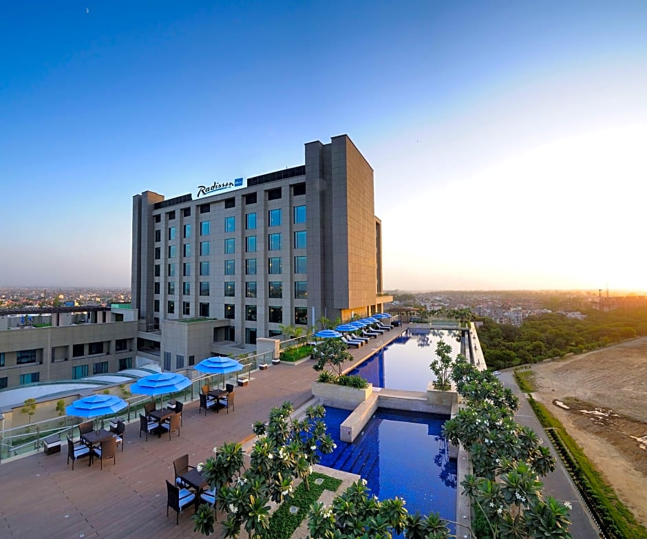 Radisson Blu Hotel New Delhi Paschim Vihar, India. Rooms