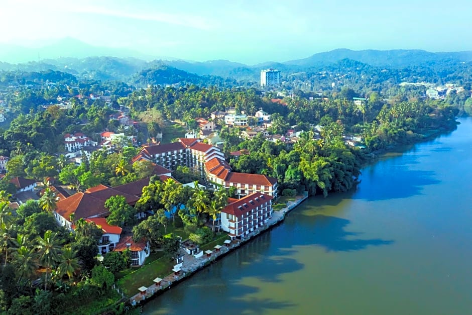 Mahaweli Reach Hotel, Kandy, Sri Lanka. Arredores