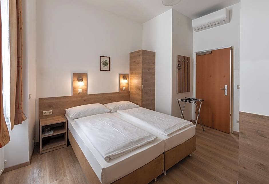 Hotel Terminus, Vienna, Austria. Contact us